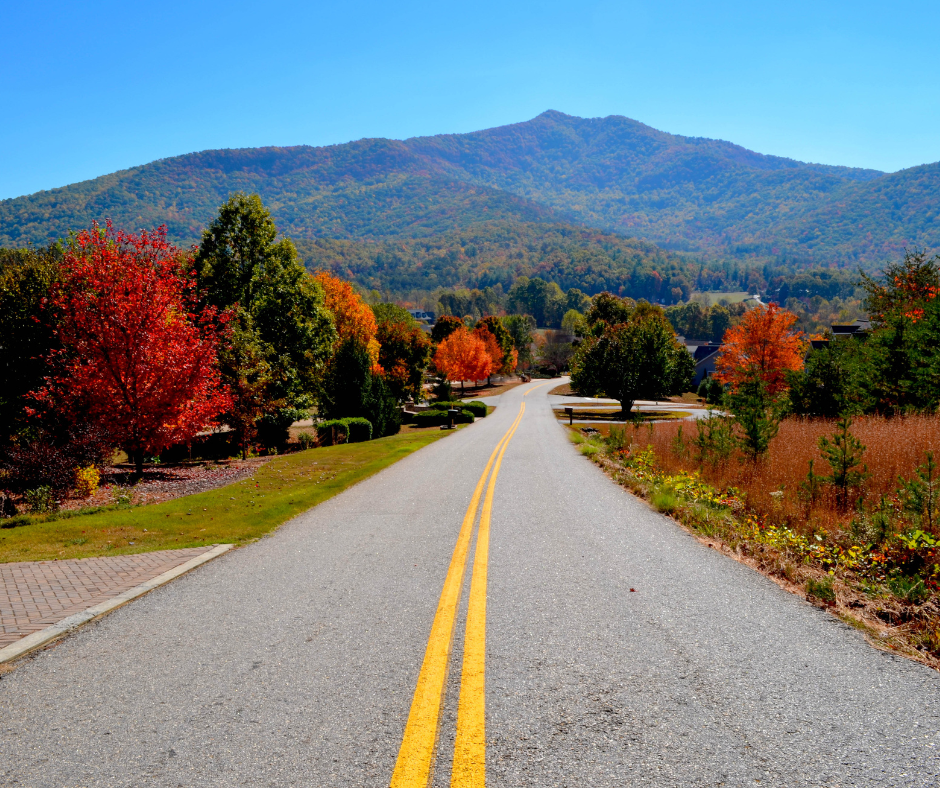 4 Charming Fall Weekend Getaways from Knoxville, Tennessee - The Bedros ...